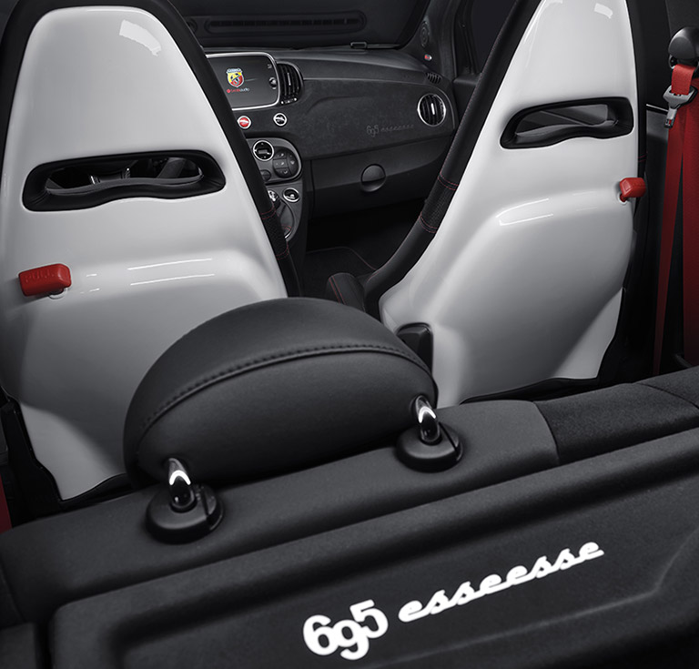 Abarth 695 esseesse - Fahren Sie wie ein Held | Abarth