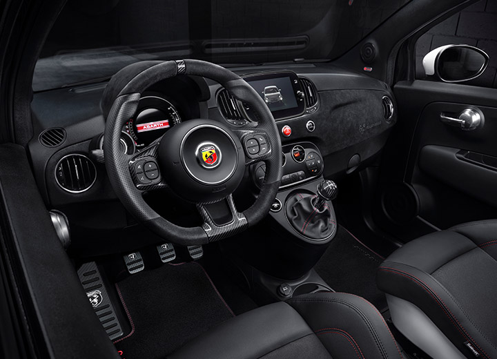 Abarth 695 esseesse - Fahren Sie wie ein Held | Abarth